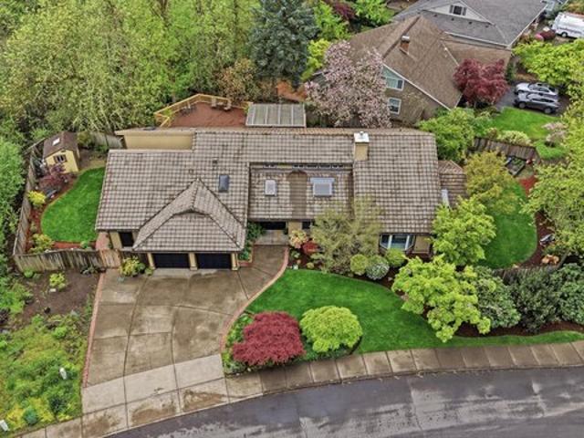 14400 NW Oakhills Dr, Beaverton, OR 97006