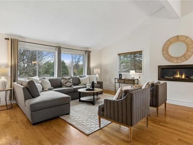 14401 Tonkadowns Dr, Minnetonka, MN 55345