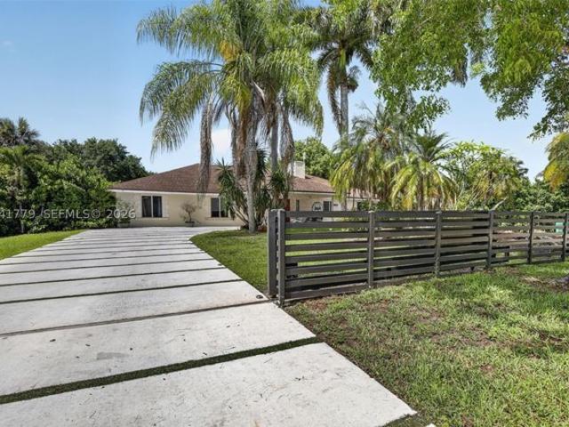 14401 SW 23rd St, Davie, FL 33325