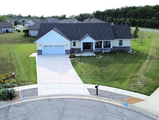1440 Avalon Ct, Defiance, OH 43512