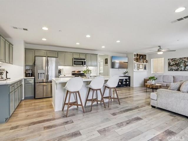 1440 Chinaberry Ln, Beaumont, CA 92223
