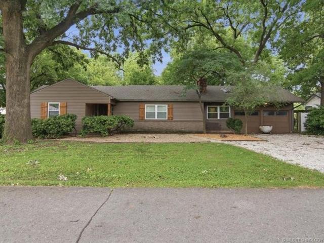1440 E 55th Pl, Tulsa, OK 74105