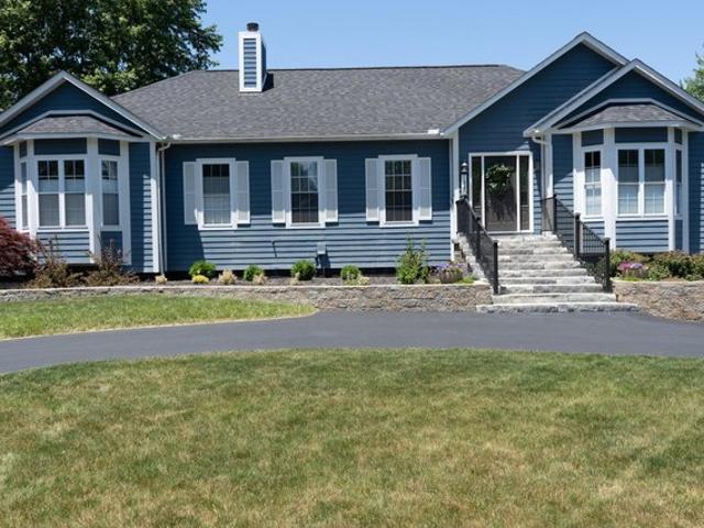 1440 E Choctaw Dr, London, OH 43140