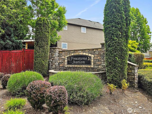 1440 Farina Loop SE