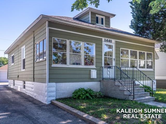 1440 Pennoyer Ave, Grand Haven, MI 49417