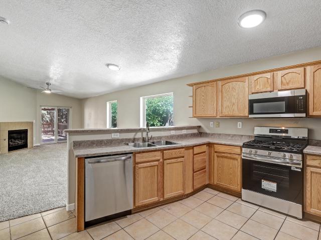 1440 Reynosa Loop SE