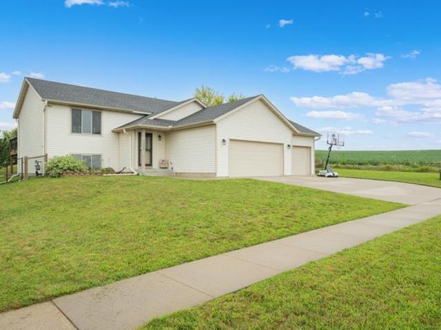 1440 Sun Rise Dr NE, Pine Island, MN 55963
