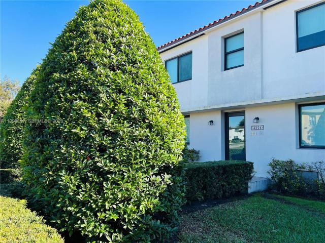 1440 SW 42nd Ave, Unit 4, Miami, FL 33134 | MLS #A11995