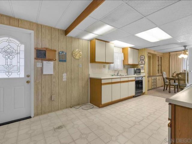 1440 S Orange Ave 11