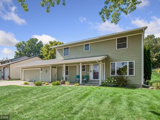 1440 Valley View Rd, Chaska, MN 55318