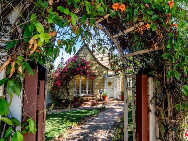 14413 Valley Vista Blvd, Sherman Oaks, CA 91423 | MLS #26834 | Compass