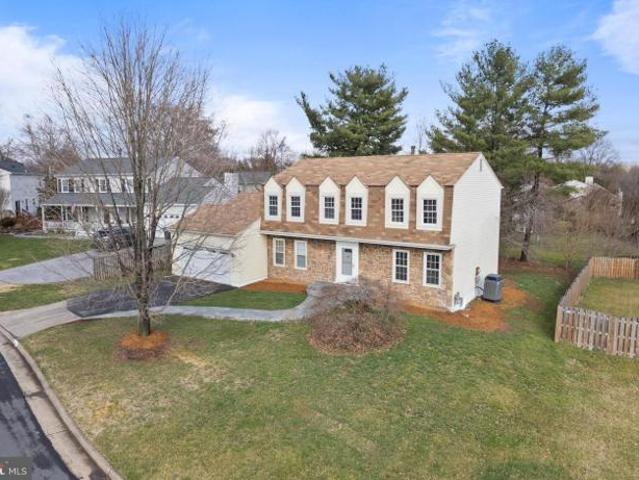 14414 Coachway Dr, Centreville, VA 20120