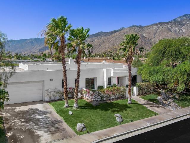 1441 Amelia Way