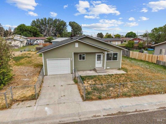 1441 E St, Heyburn, ID 83336