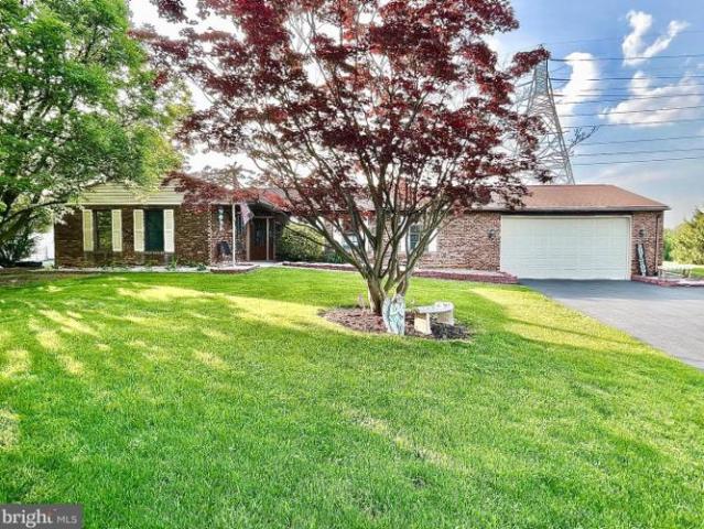 1441 Farmhouse Ln, Middletown, PA 17057