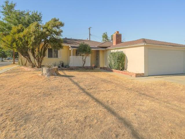 1441 W Jenner St, Lancaster, CA 93534
