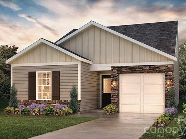 1441 7th Street Dr NE, Hickory, NC 28601