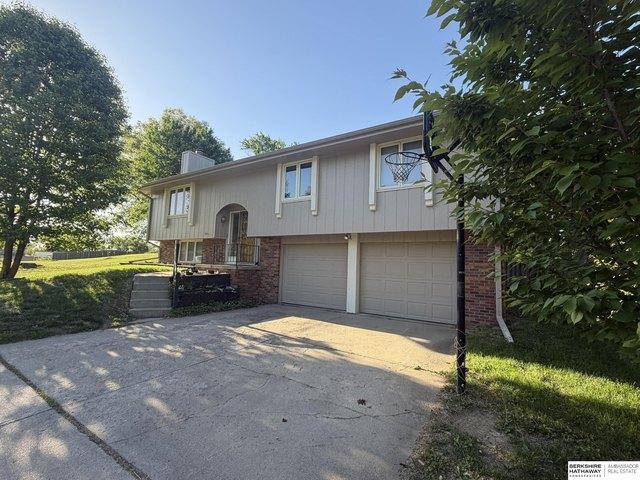 14421 Weir Plz, Omaha, NE 68137