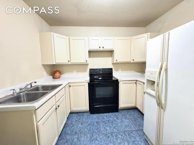 14424 Higgins Rd, San Antonio, TX