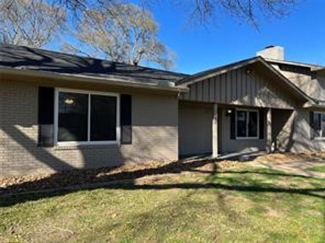 1442 Circle Dr, Unit A, Sealy, TX 77474 | MLS #47674 | Compass