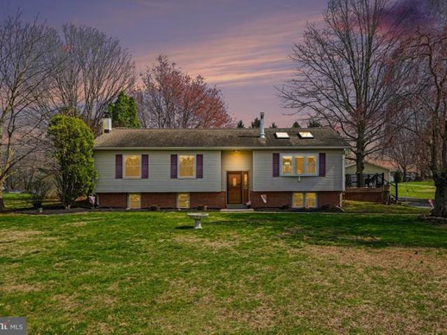 1442 Harvey Ln, Pottstown, PA 19465
