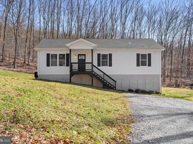 1442 Johnnycake Ln, Harpers Ferry, WV 25425