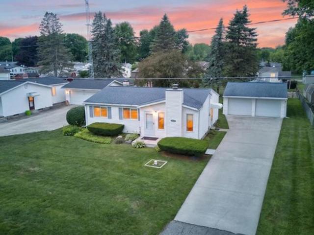 1442 Kettering Ave, Burton, MI 48509