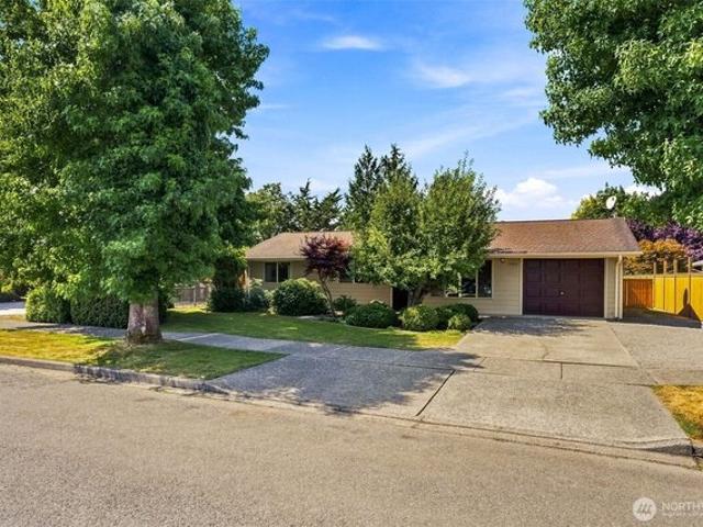 1442 Loraine St, Enumclaw, WA 98022