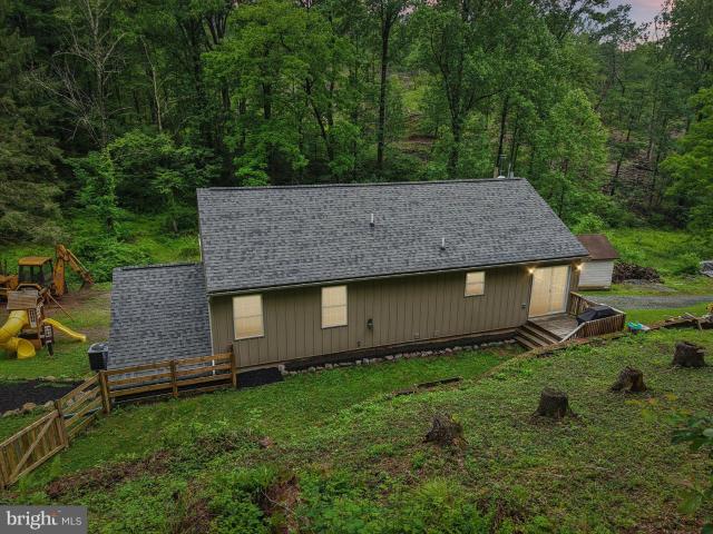 1442 peacock ln, hellertown, us, pa