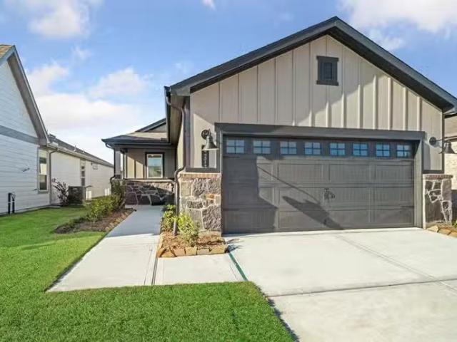 14431 Garden Grove Ct, Willis, TX 77318