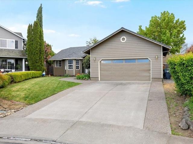 1443 Matthews Pl, Medford, OR 97504