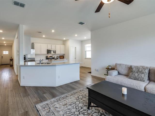 1443 Mesquite Lane
