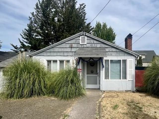 1443 NW Fairmount St, Roseburg, OR 97470