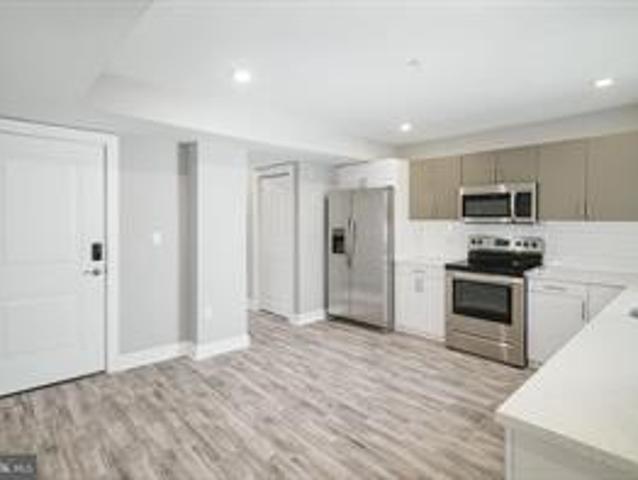 1443 N 8th St #5