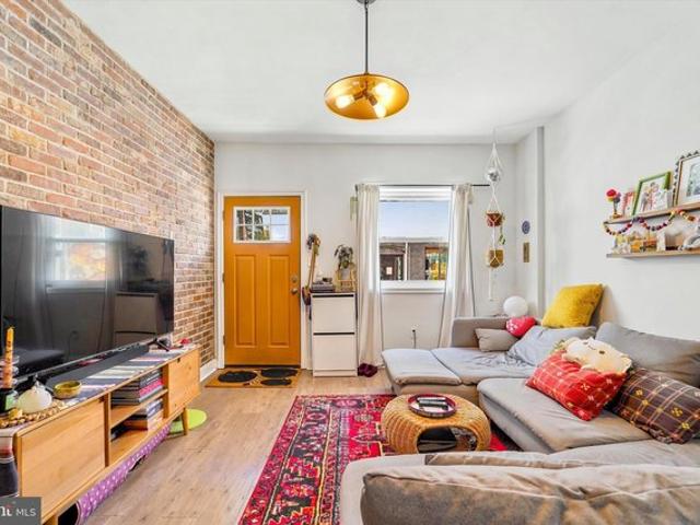 1443 E Oxford St, Philadelphia, PA 19125