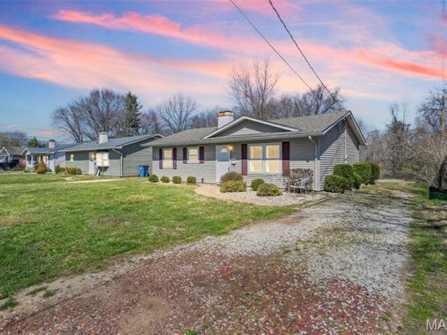 1443 Ladd Ave, Edwardsville, IL 62025