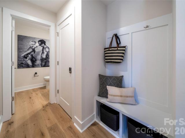 1443 Levy Way