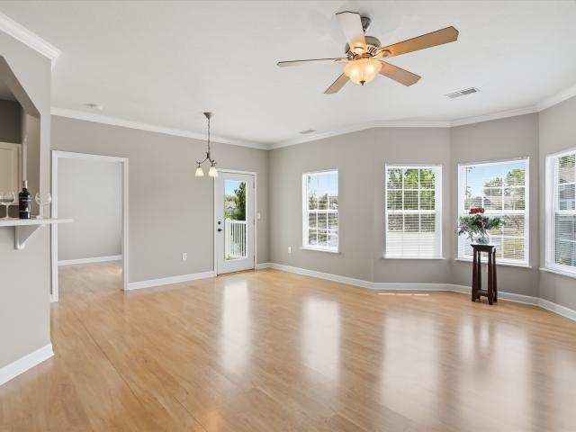 1443 Sierra Springs
