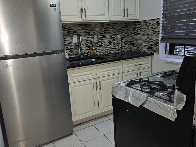 144 1 Avenue 2D