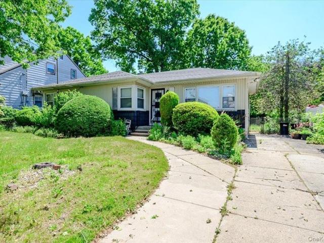 144 45 St, Laurelton, NY 11413