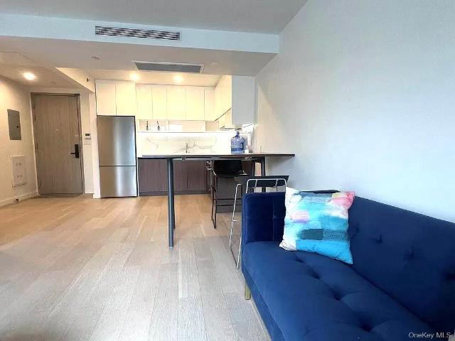 144 49 Northern Boulevard 208