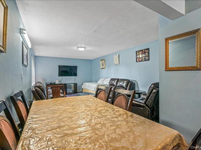 144 55 Melbourne Ave 2E