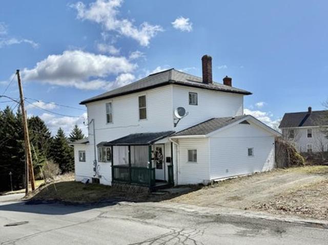 144 6th Ave, Madawaska, ME 04756