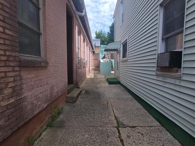 144 Carbon Street