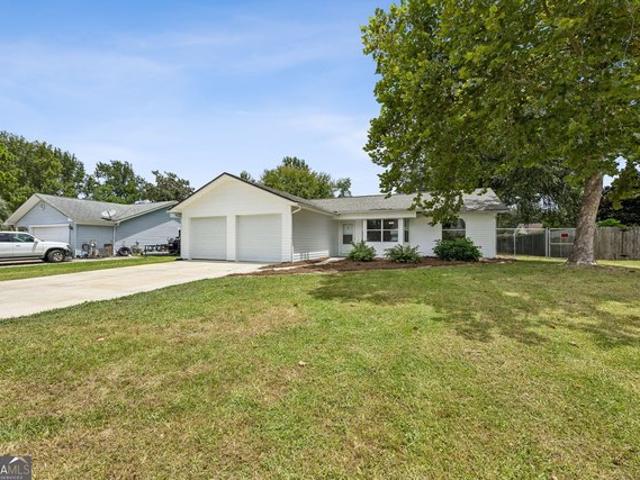 144 Cherry Point Dr, Saint Marys, GA 31558