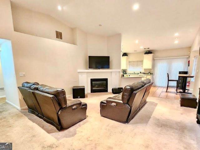 144 Garden Walk
