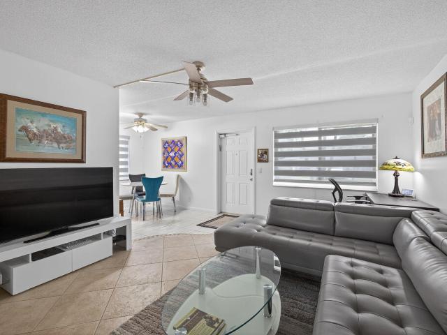 144 Dorchester G, West Palm Beach, FL 33417 | MLS #B26002