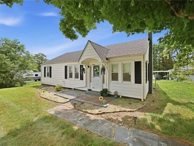 144 Decatur Ave, Elkin, NC 28621
