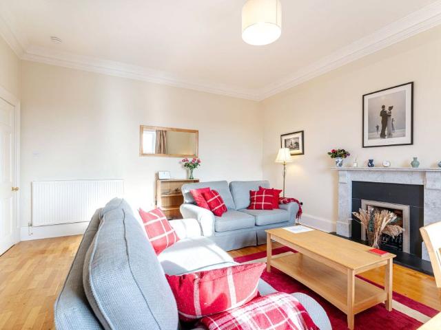14/4 Drumsheugh Gardens