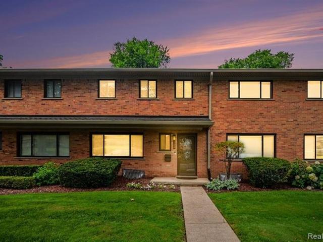 144 E Hickory Grove Rd, Bloomfield Hills, MI 48304